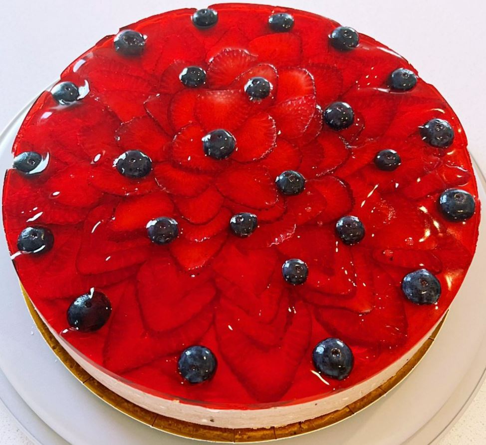 Nutella Cheesecake w/ Strawberries & Blueberries | Chef's Kiss – Chef's ...